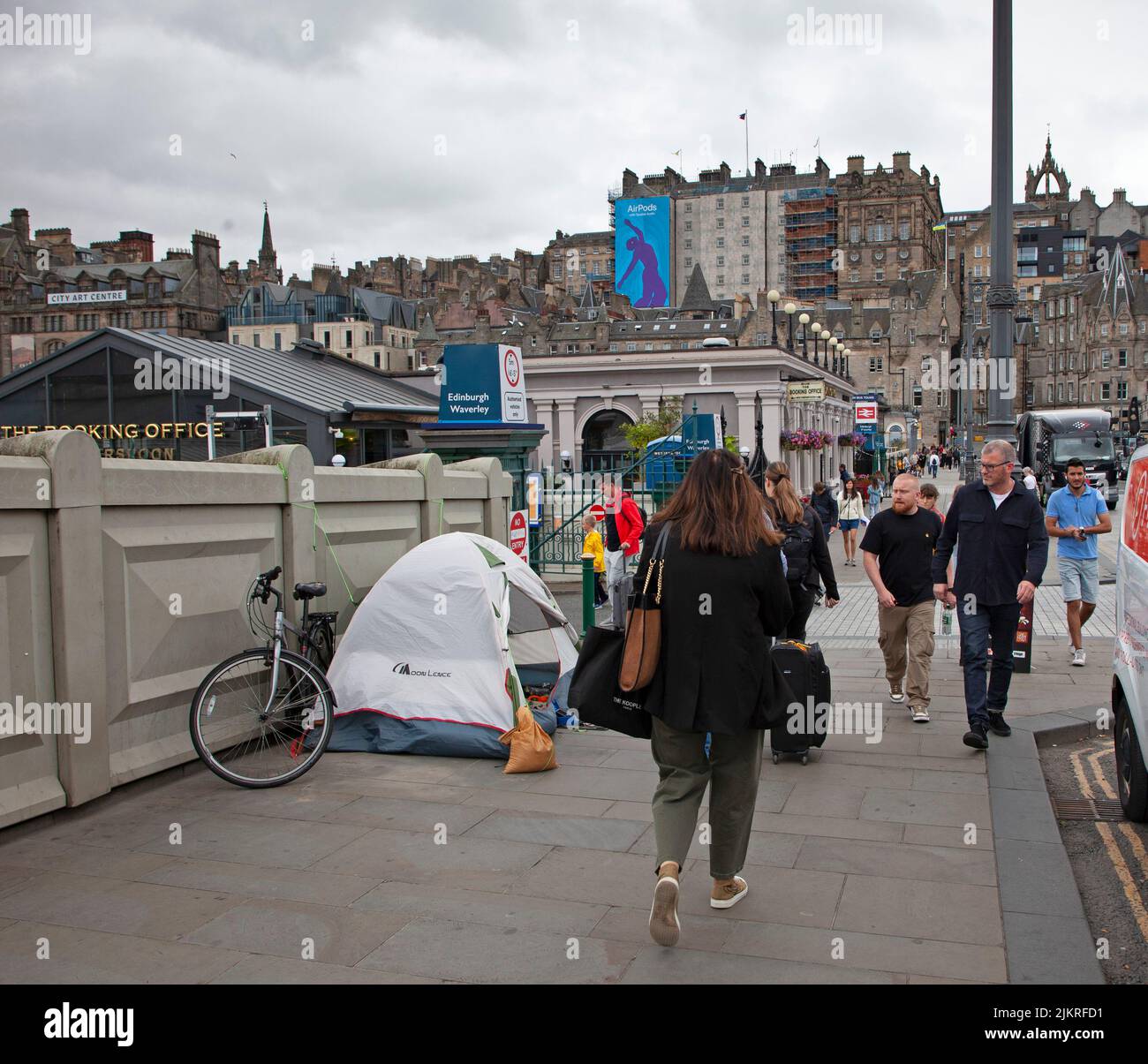 City Centre, Edinburgh, Scotland, UK. 3rd Aug, 2022. Cloudy dull ...