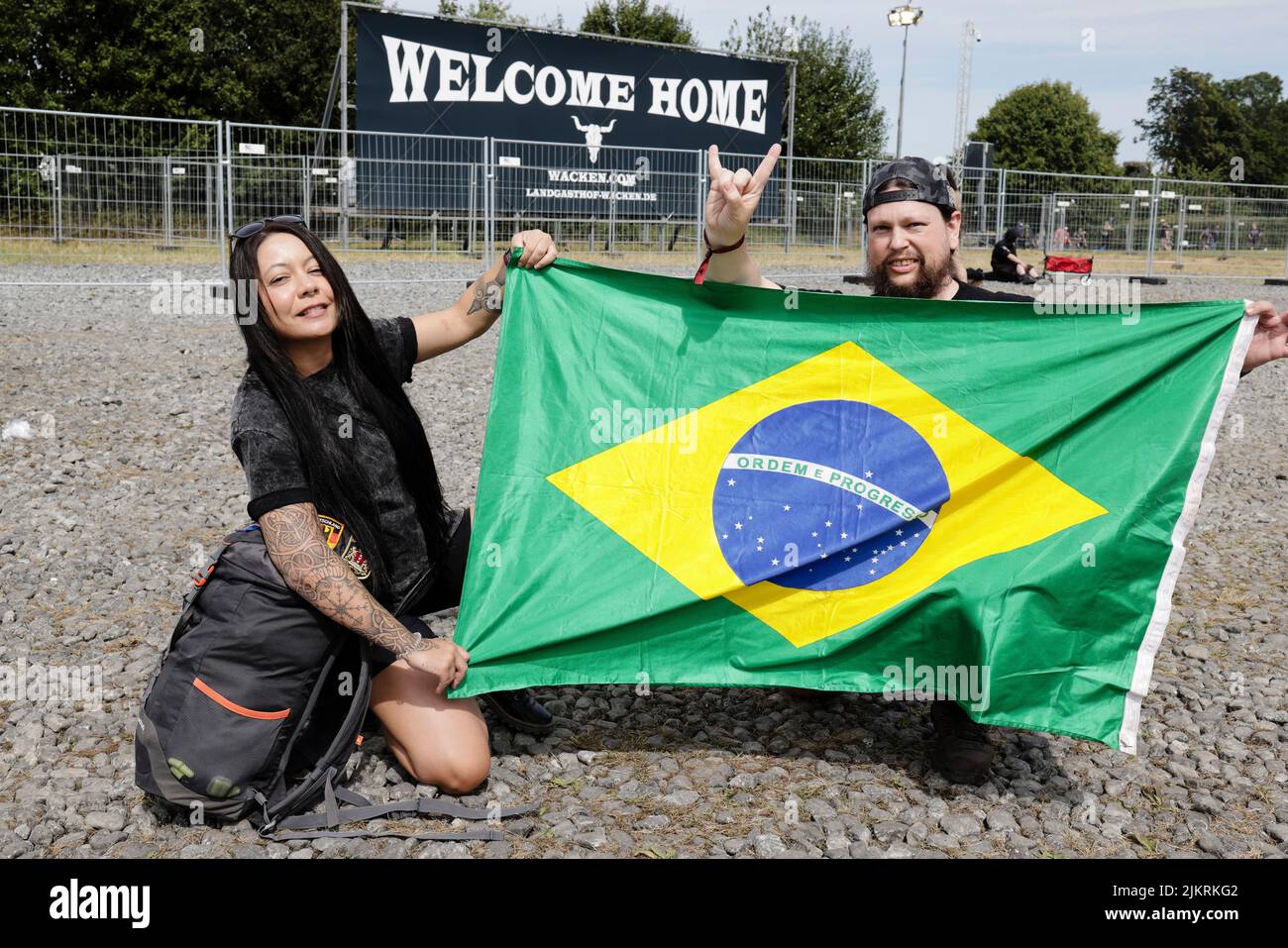 Wacken, Germany. 02nd Aug, 2022. Claudia Ghisi (l) and Felipe Ghisi ...