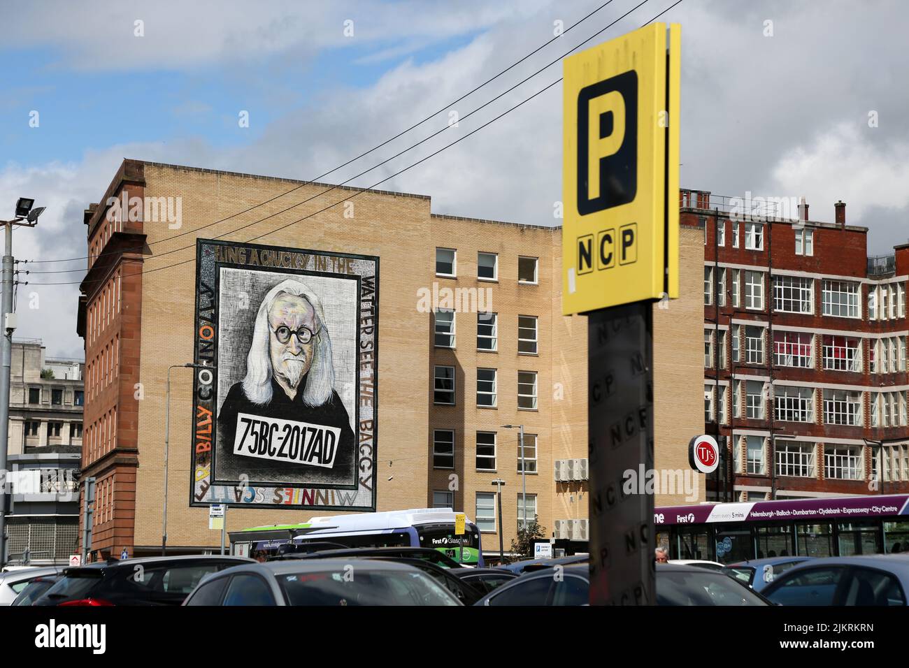 Osbourne Street, Glasgow, Scotland, UK. Mural of Billy Connolly In ...