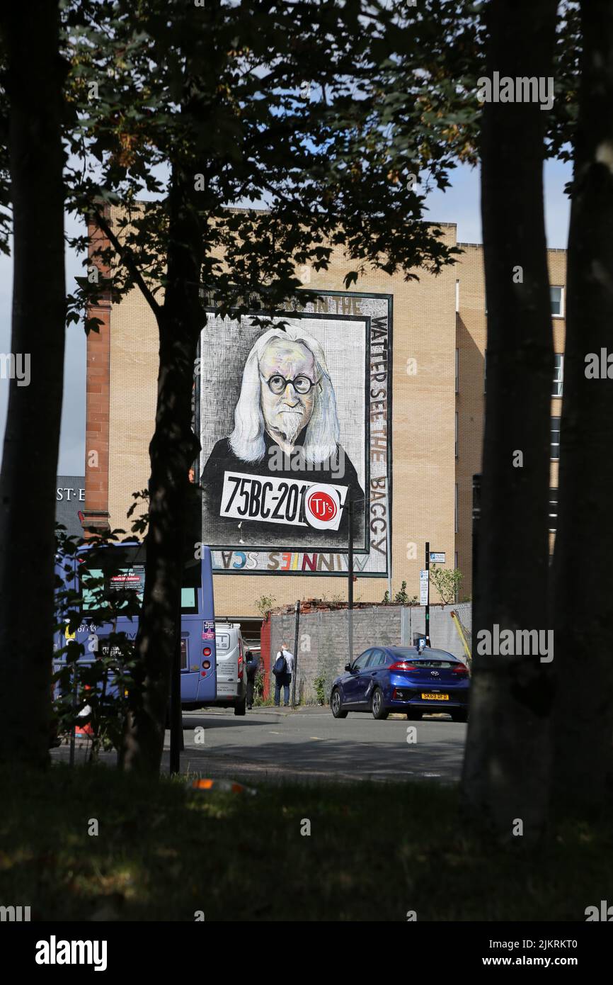 Osbourne Street, Glasgow, Scotland, UK. Mural of Billy Connolly In ...