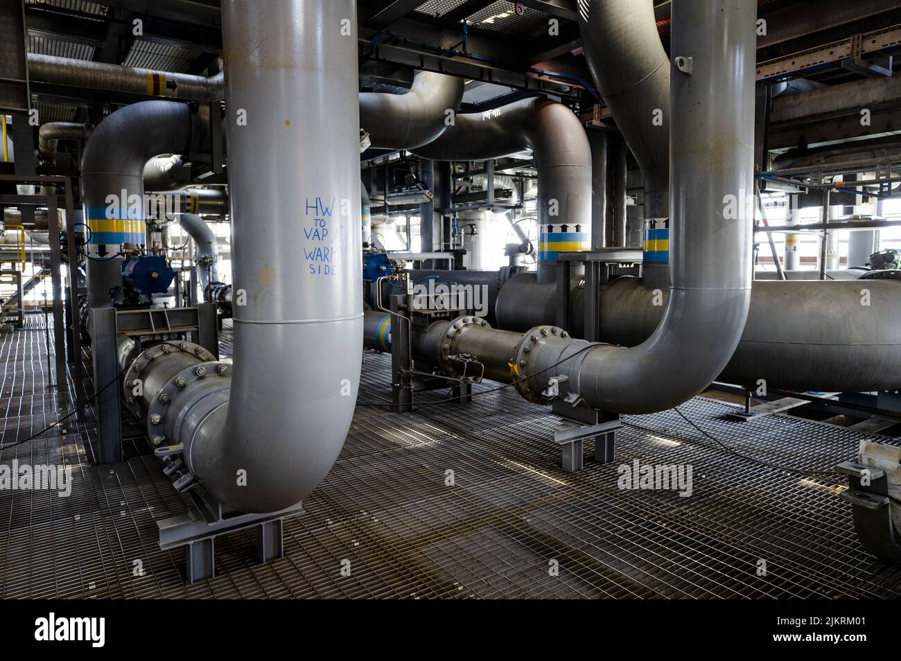 2022-08-03 12:35:54 ROTTERDAM - The LNG installation on a floating LNG ...