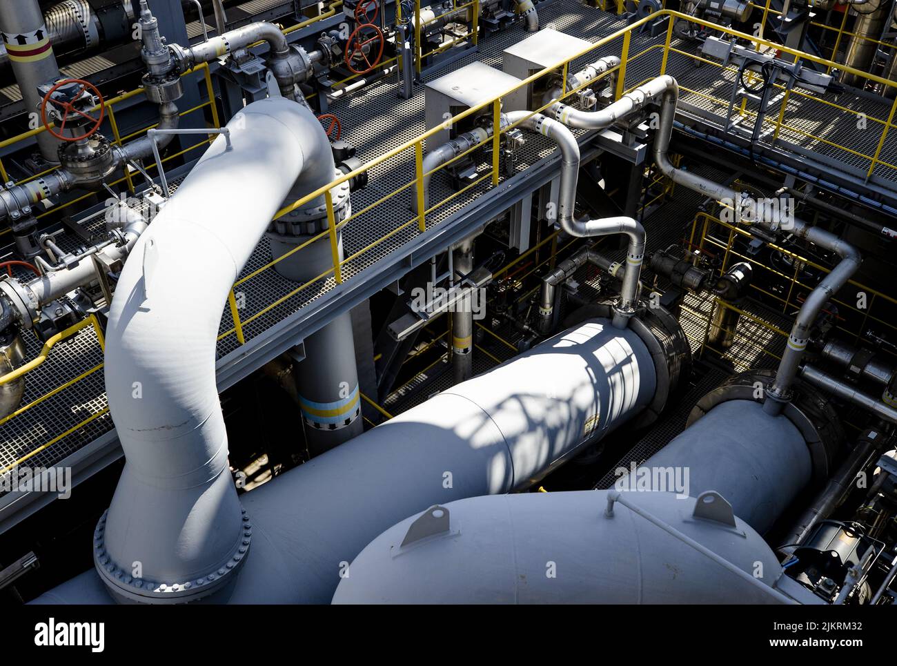Lng plant hi-res stock photography and images - Alamy