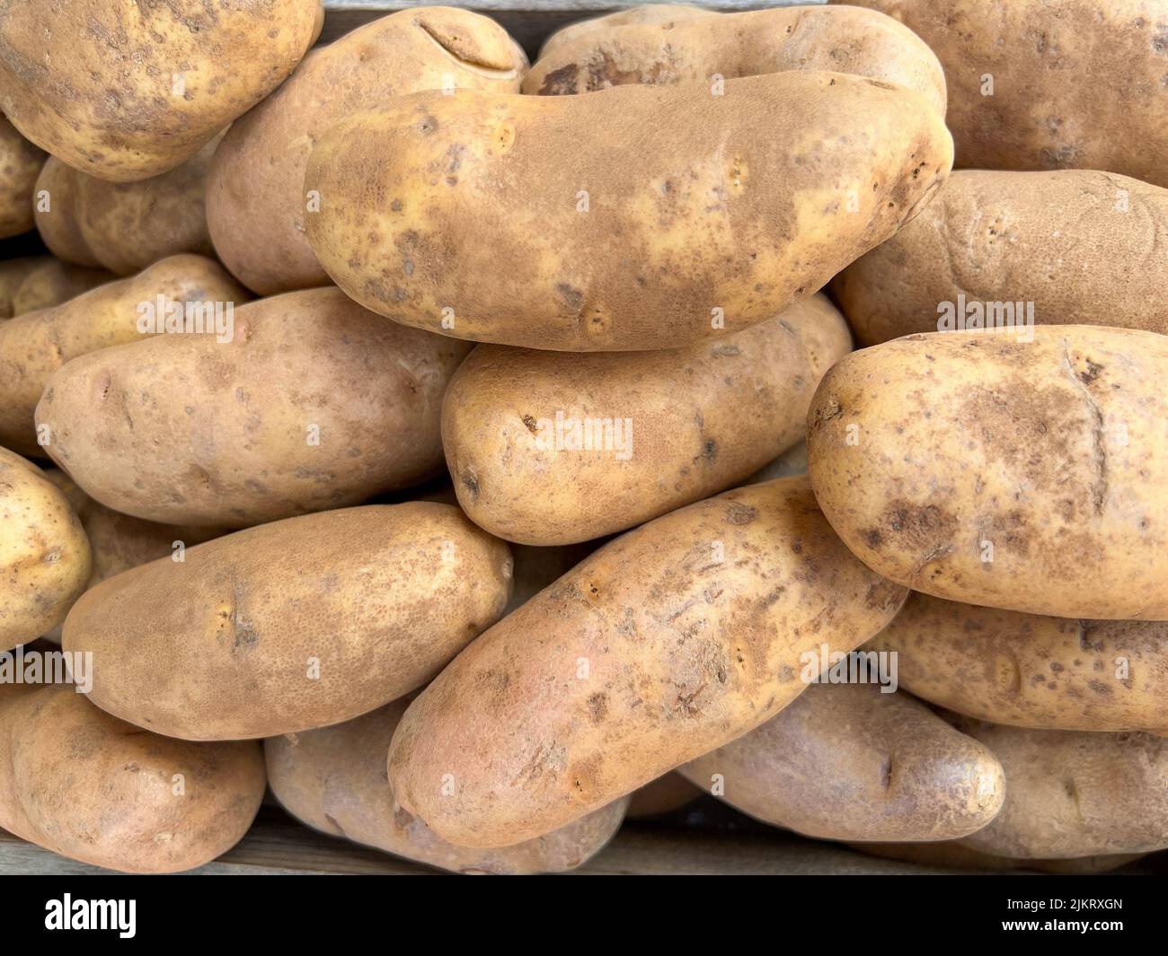 Rustic farmers market stall produce potatoes hi-res stock photography ...