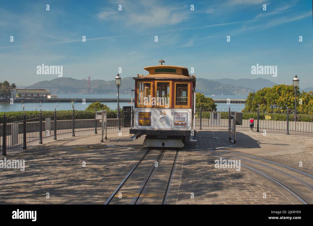 The cable car turnabout at Powell and Hyde in the Maritime Gardens ...