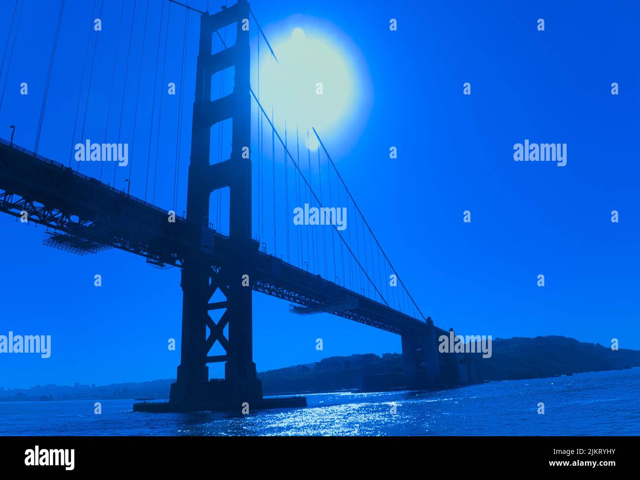 The famous Golden Gate Bridge, San Francisco, CA., USA - a view of the ...