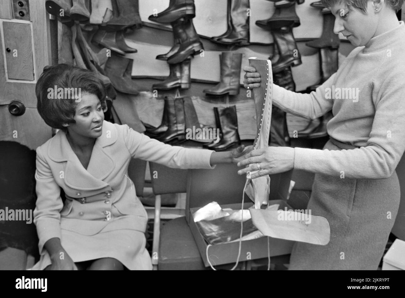 NANCY WILSON (1937-2018) American singer shopping for boots on Oxford ... NANCY WILSON (1937-2018) American singer shopping for boots on Oxford ...