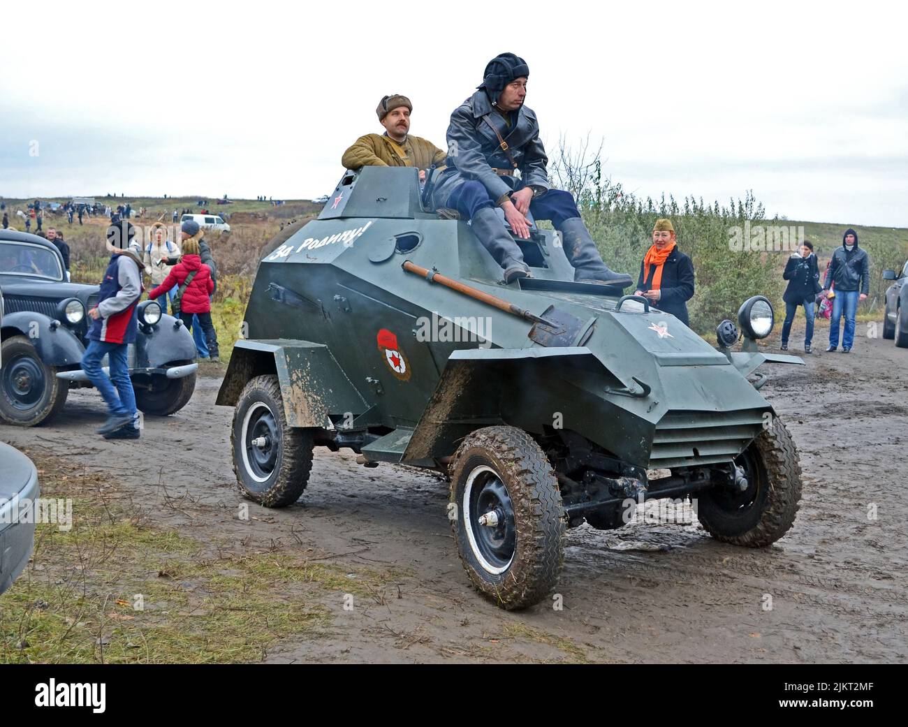 Soldier gun cars security road hi-res stock photography and images - Alamy