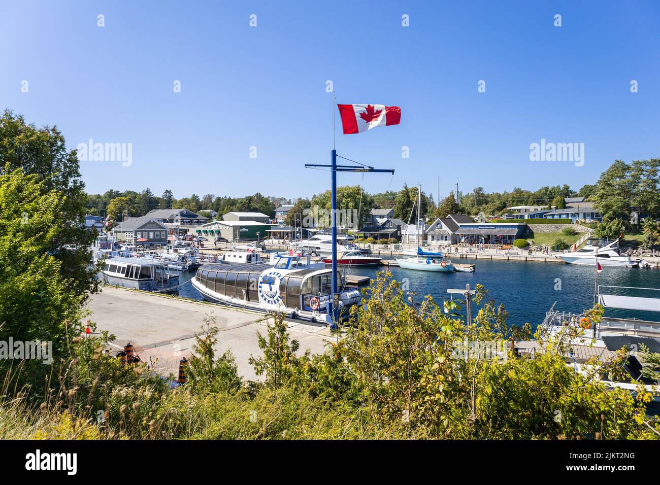 Tobermory town centre hi-res stock photography and images - Alamy