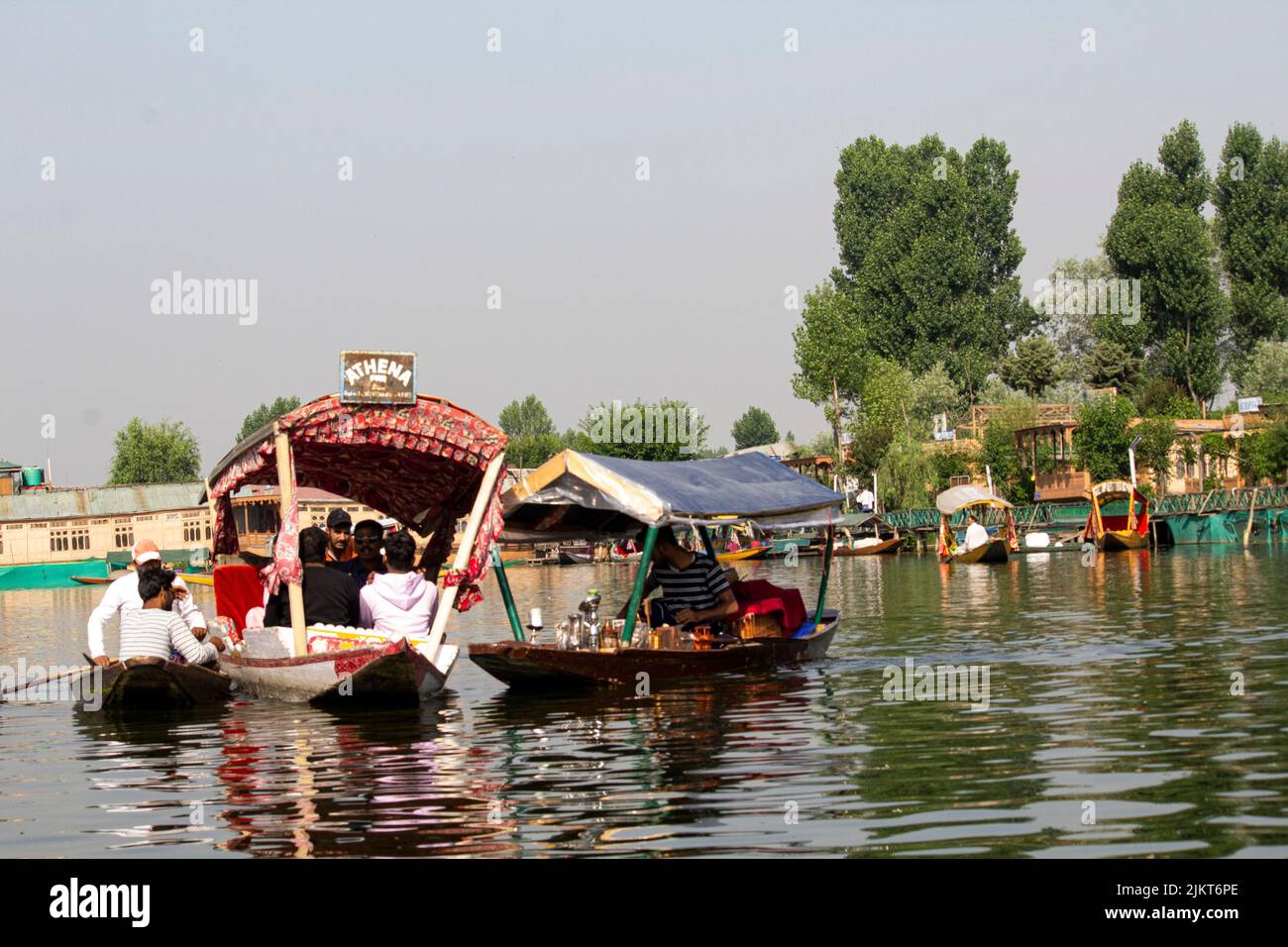 House boat dal lake hi-res stock photography and images - Alamy