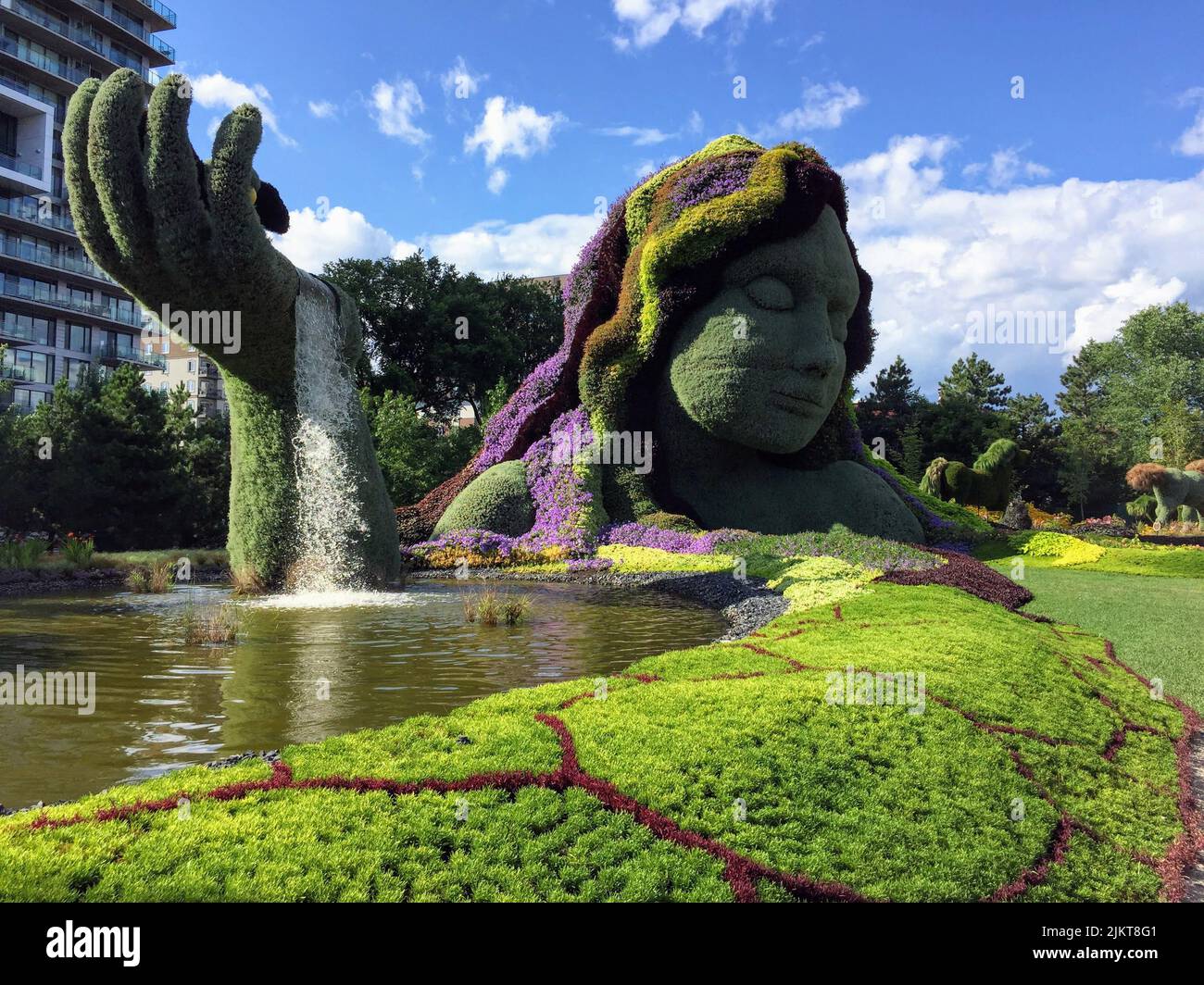 The exhibition's massive living sculptures were produced by growing ...