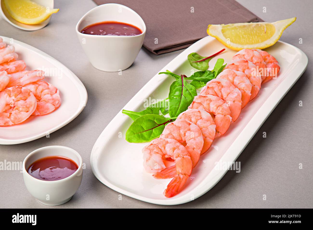 Shrimp shrimps in white sauce hi-res stock photography and images - Alamy