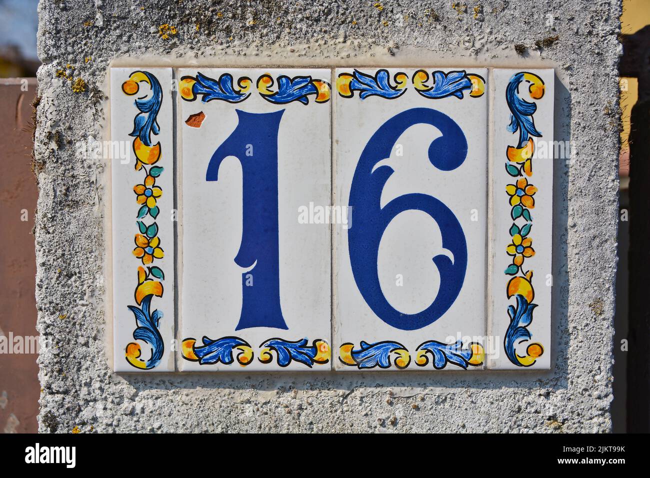 Wall metal tiles hi-res stock photography and images - Alamy