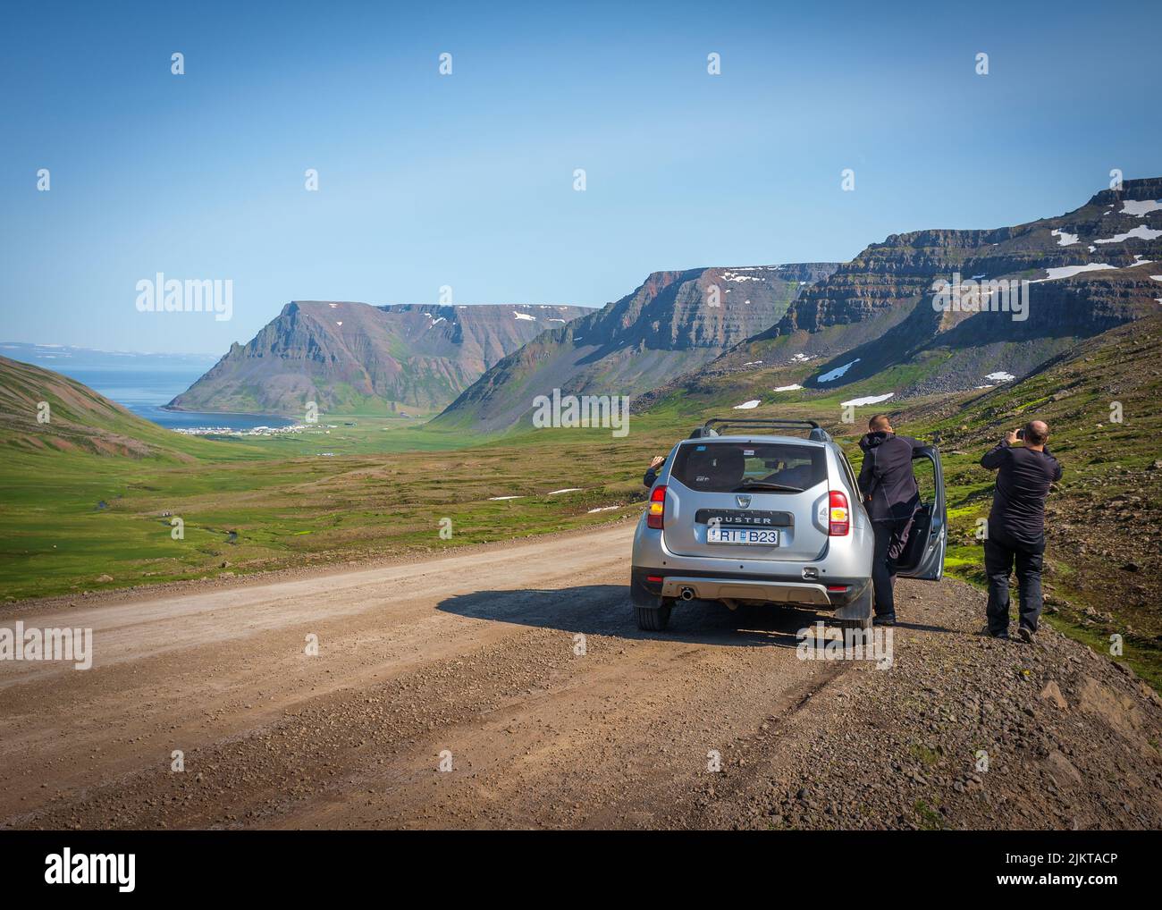 Silver dacia duster hi-res stock photography and images - Alamy
