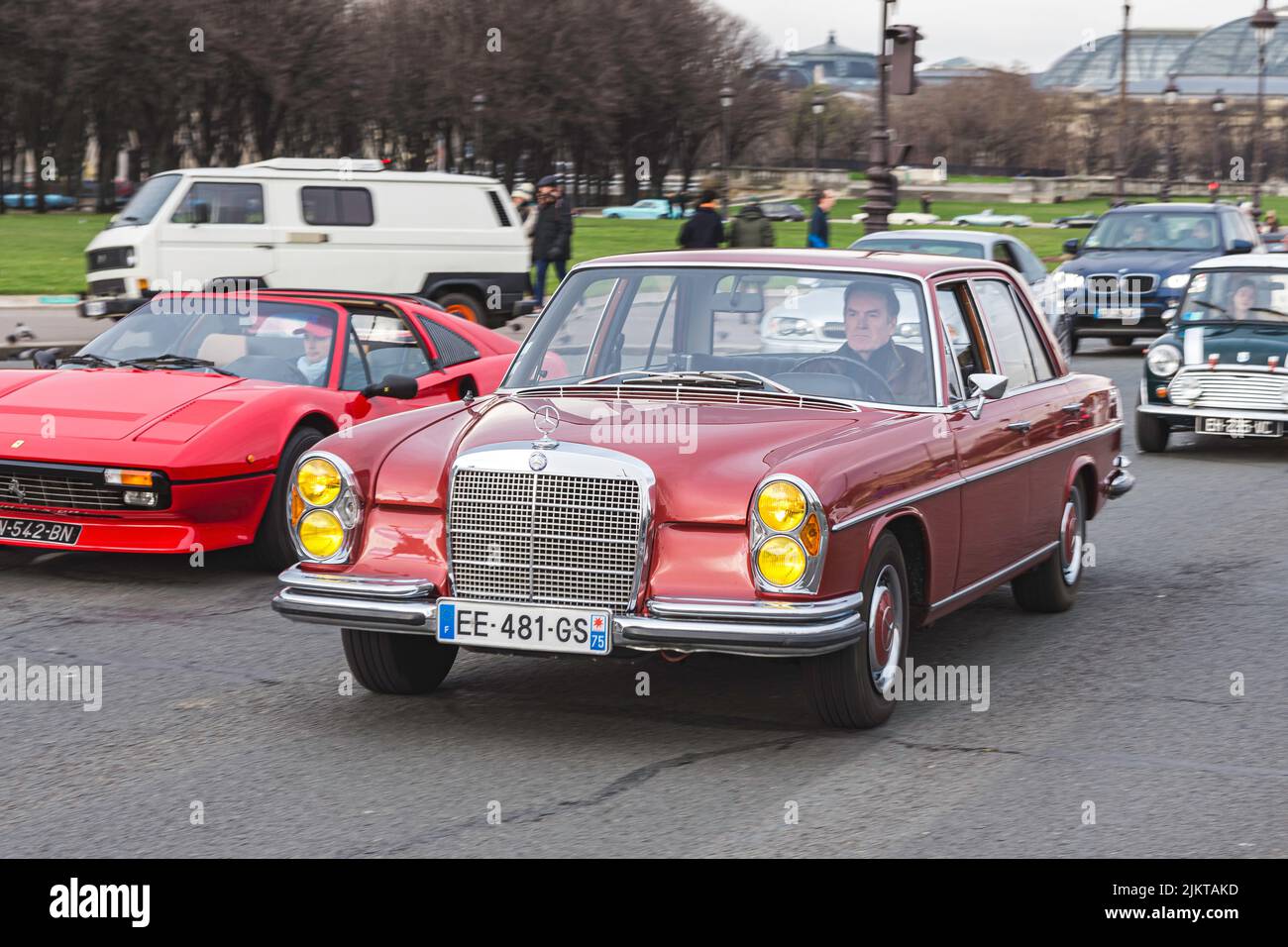 Classic luxury car in the street, Mercedes Benz W108 Stock Photo - Alamy