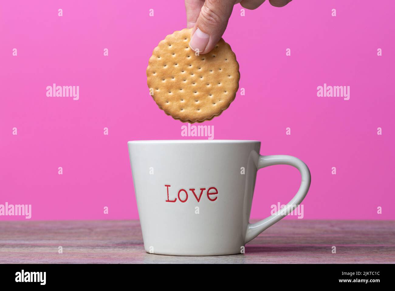Biscuit dunk tea hi-res stock photography and images - Alamy