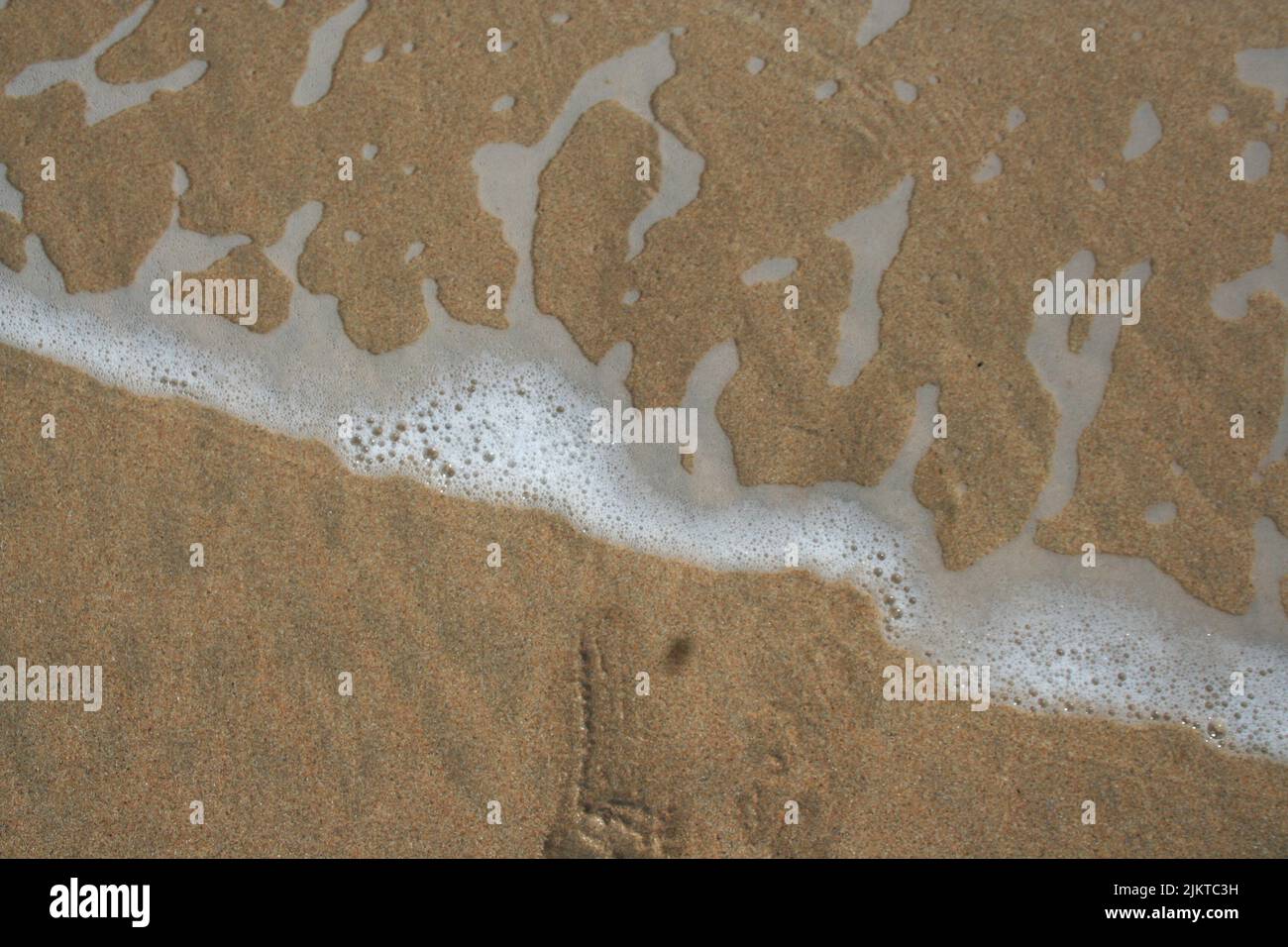 Beautiful tropical beach foamy hi-res stock photography and images - Alamy