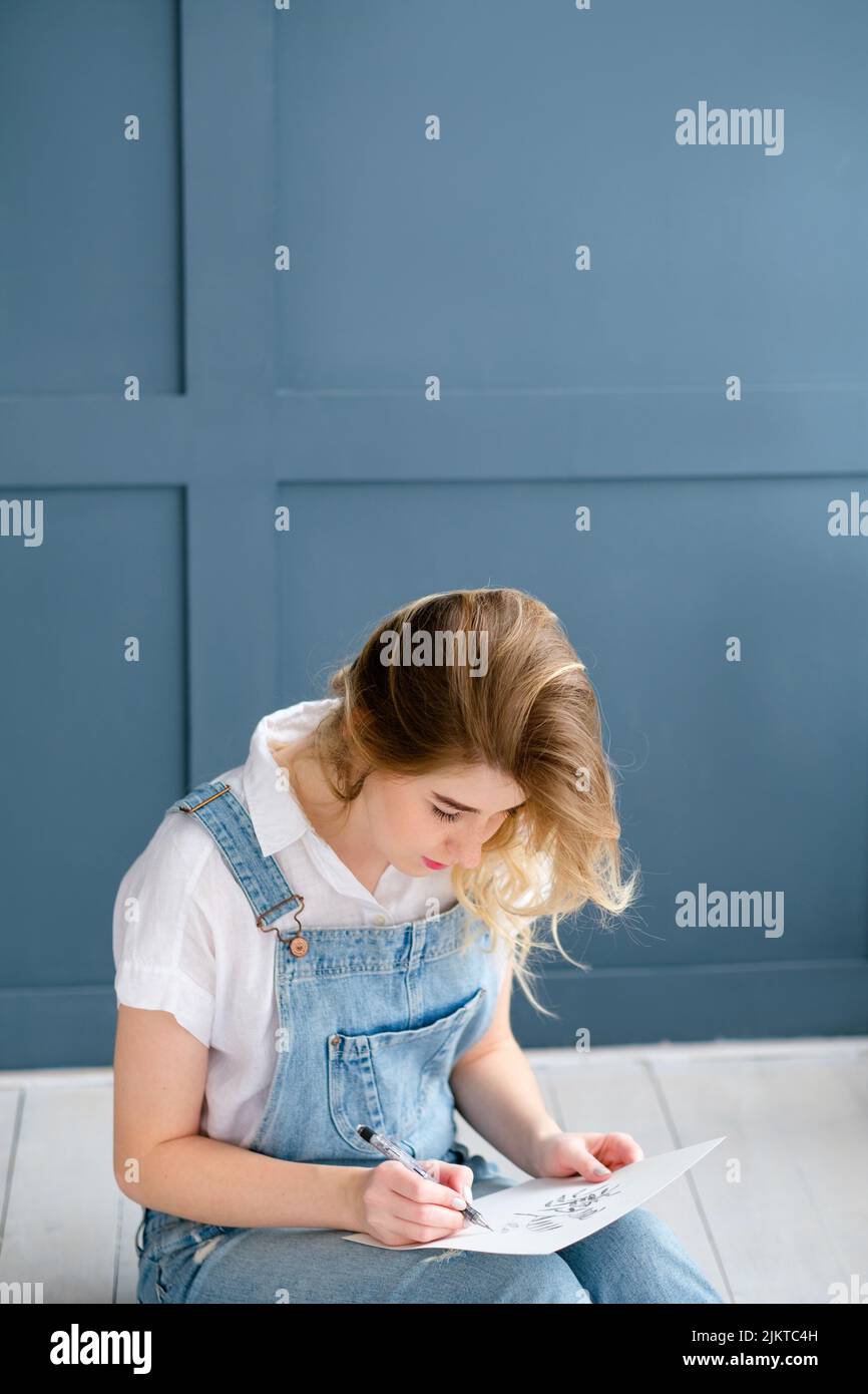 art painting hobby leisure girl drawing picture Stock Photo - Alamy
