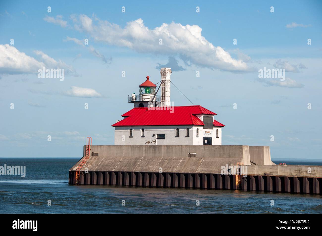 The lighthouse on Lake Superior in Duluth, Minnesota Stock Photo - Alamy