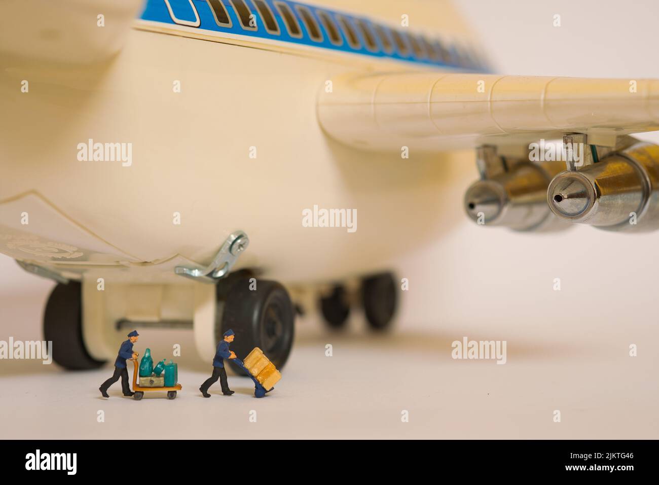 Baggage loading in the aircraft hi-res stock photography and images - Alamy