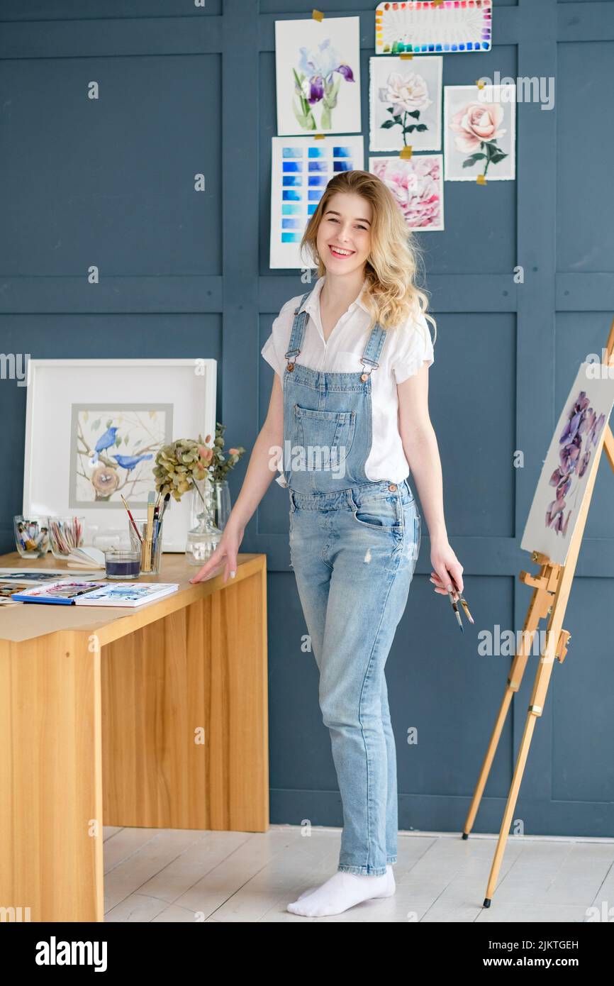 art lifestyle drawing self expression girl picture Stock Photo - Alamy