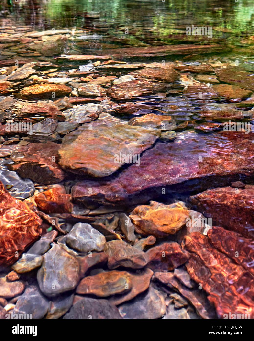 Underwater rocks hi-res stock photography and images - Alamy