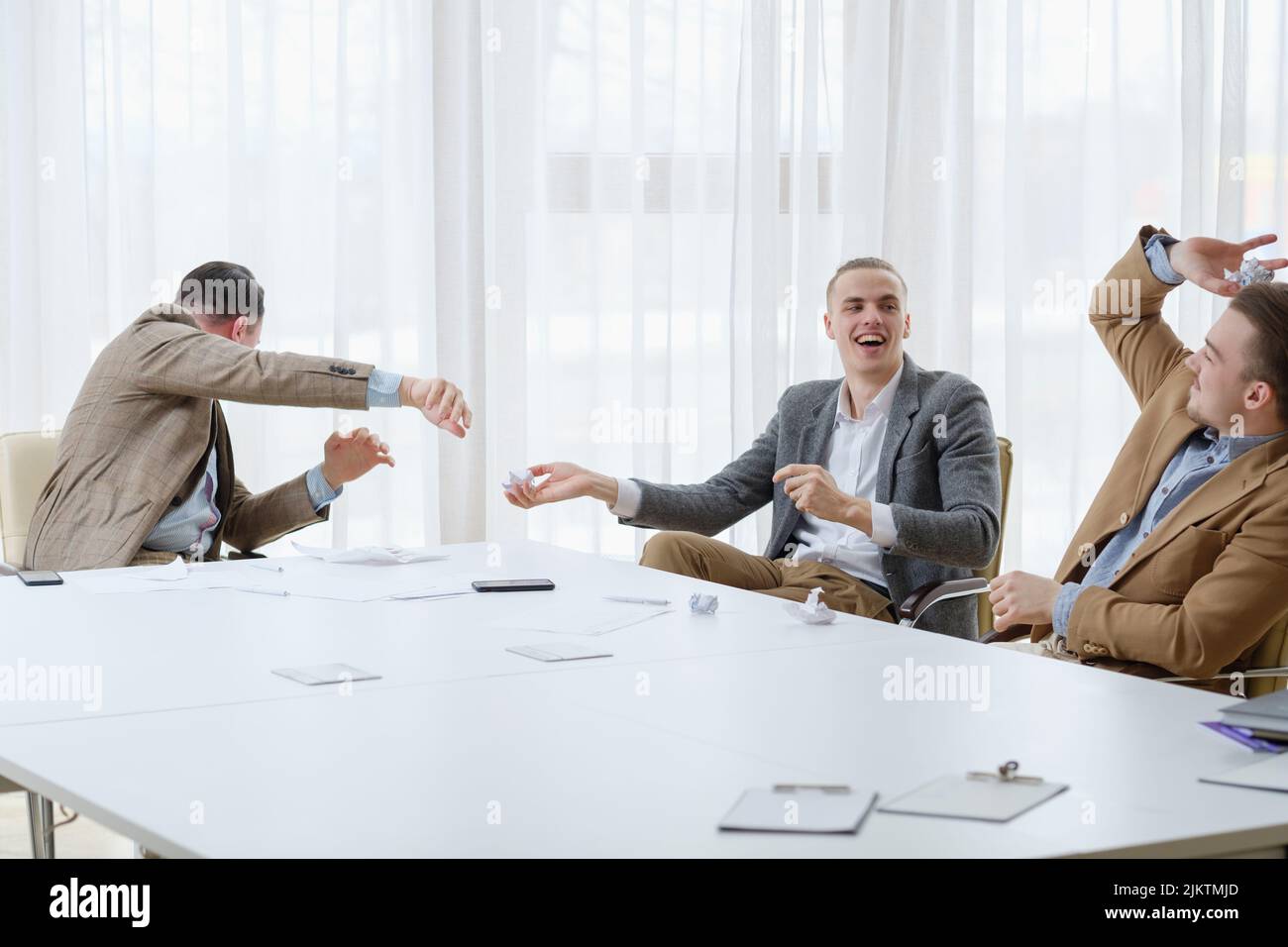 Business paper fun hi-res stock photography and images - Alamy