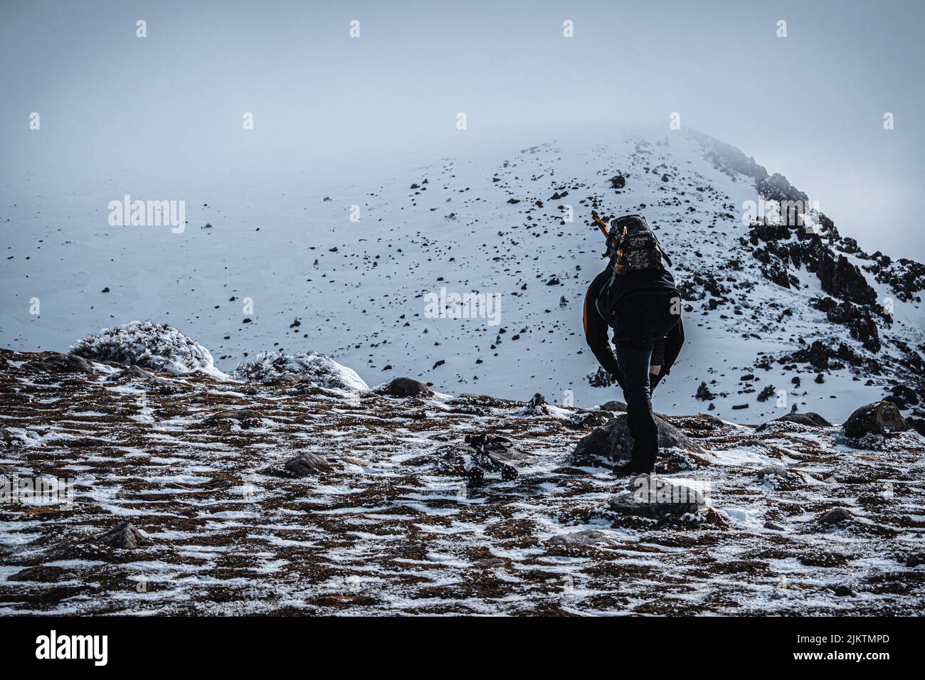 Ice filled mountains hi-res stock photography and images - Alamy