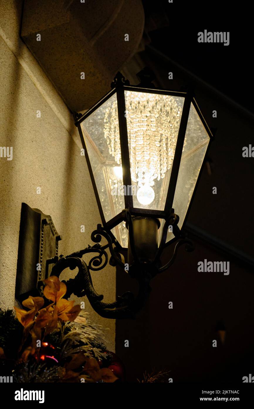 Vintage street light hi-res stock photography and images - Alamy