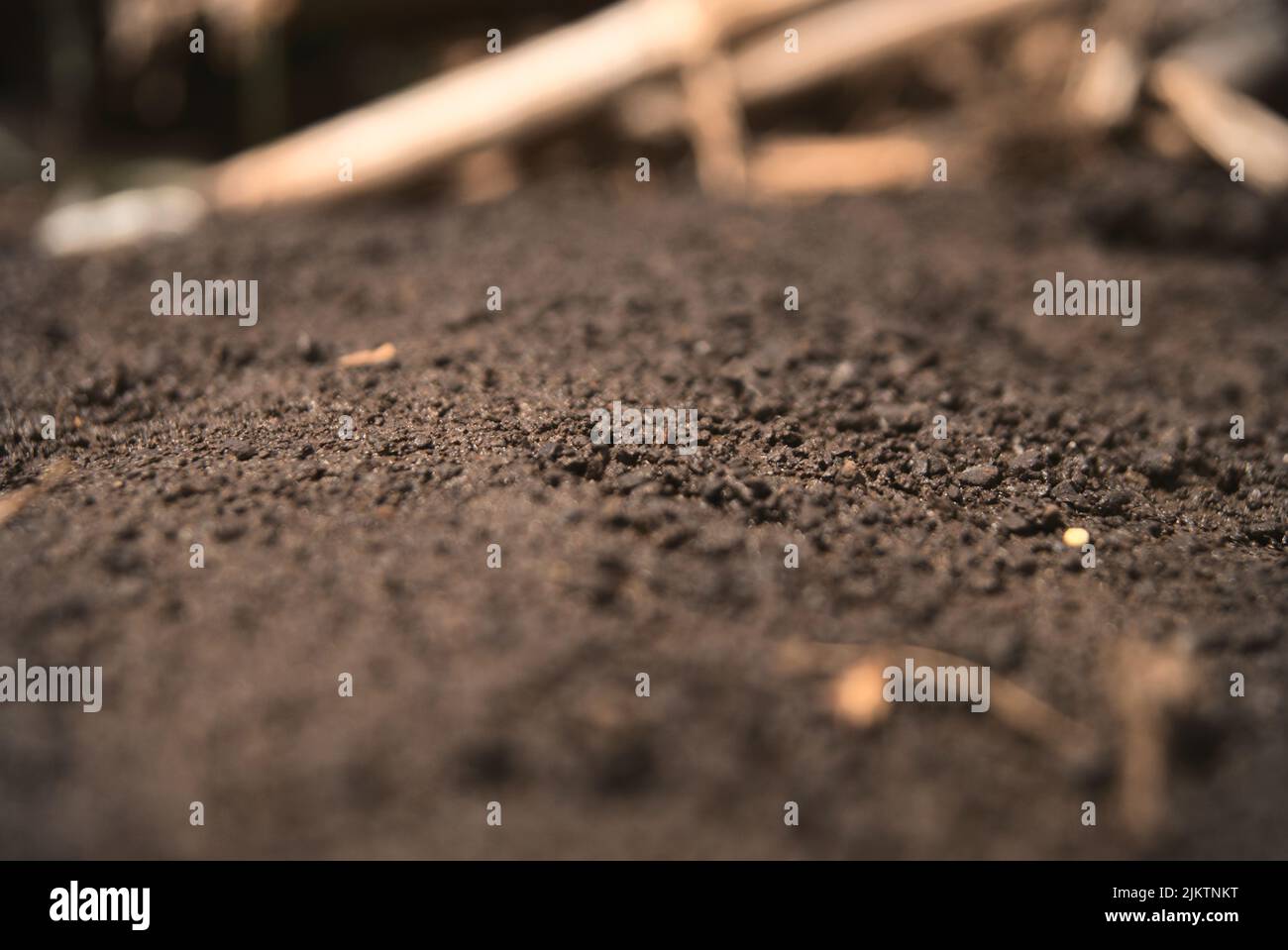 Wet ground texture hi-res stock photography and images - Alamy