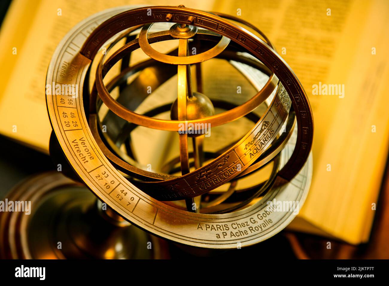 Unique model hi-res stock photography and images - Alamy