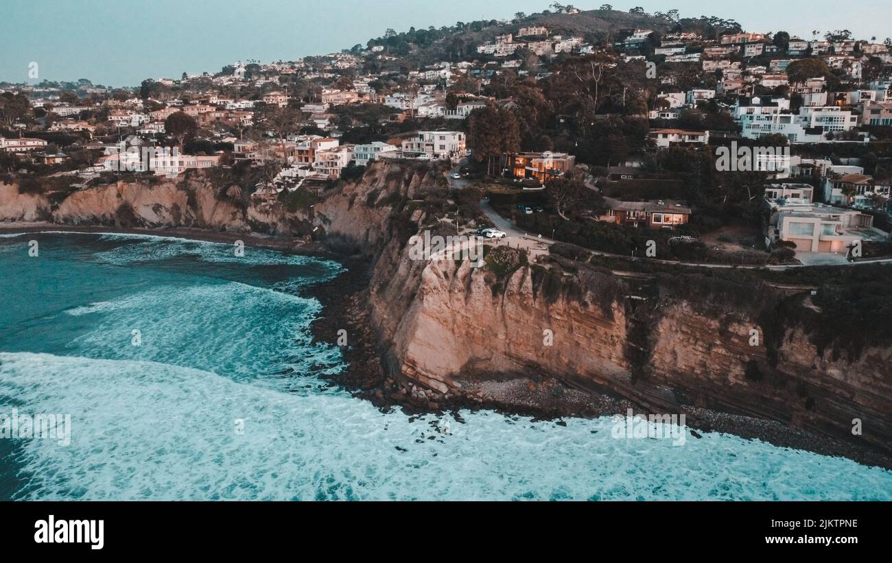 Blue ocean rocky cliffs hi-res stock photography and images - Alamy
