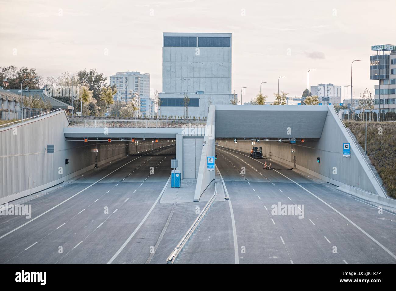 Concrete tunnel construction hi-res stock photography and images - Alamy