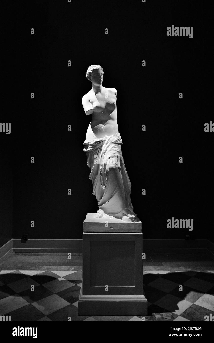 Venus de milo with drawers hi-res stock photography and images - Alamy