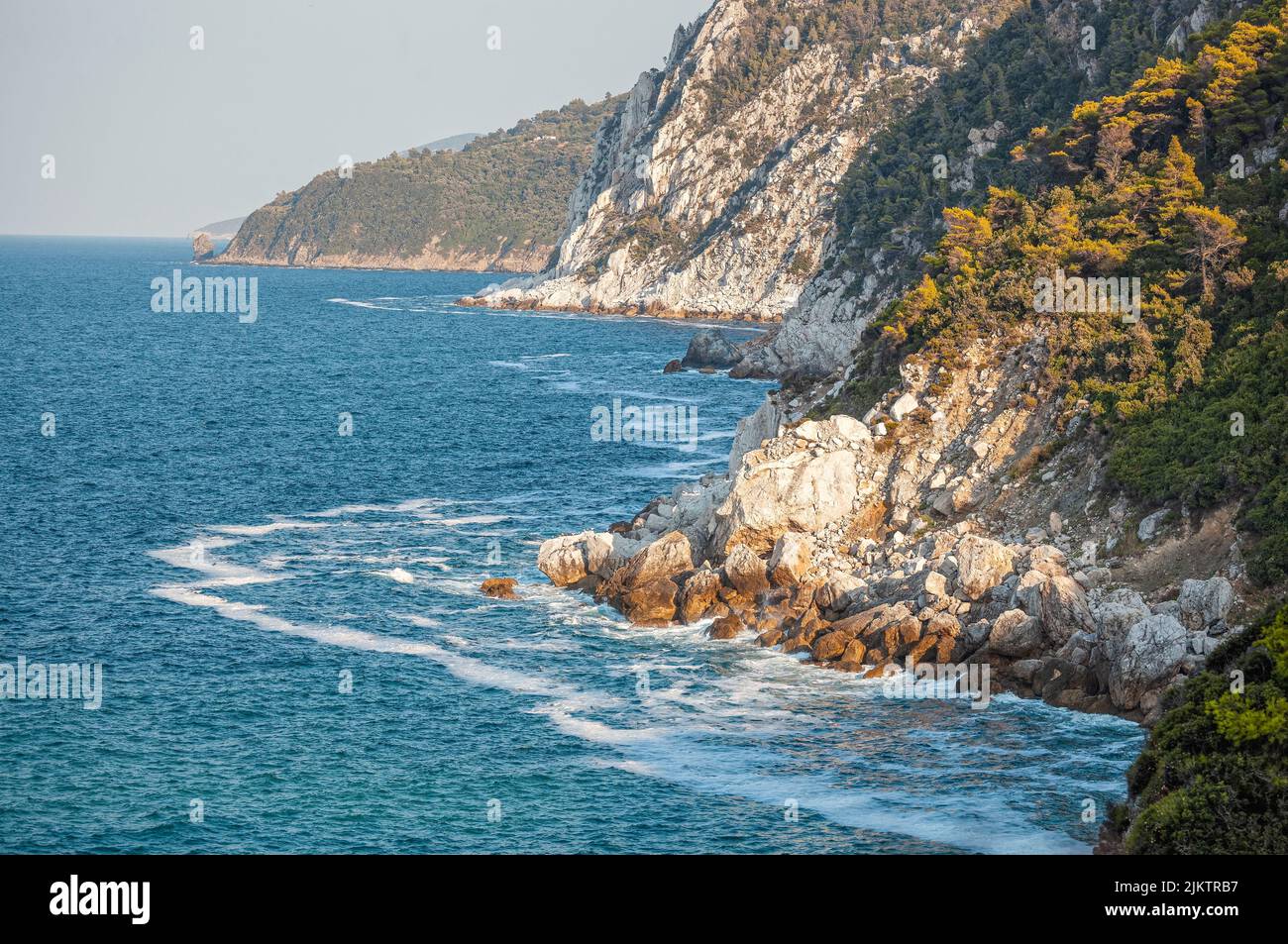 Beautiful and rocky cliff hi-res stock photography and images - Alamy