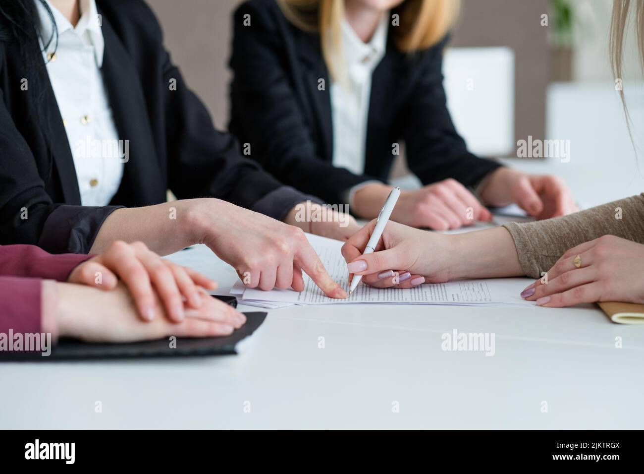 Partnership signing hi-res stock photography and images - Alamy