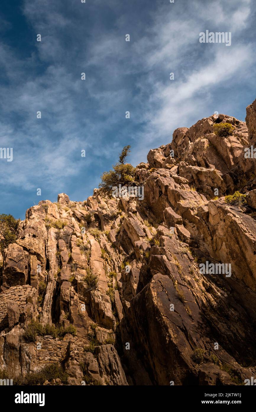 Rough rocks hi-res stock photography and images - Alamy