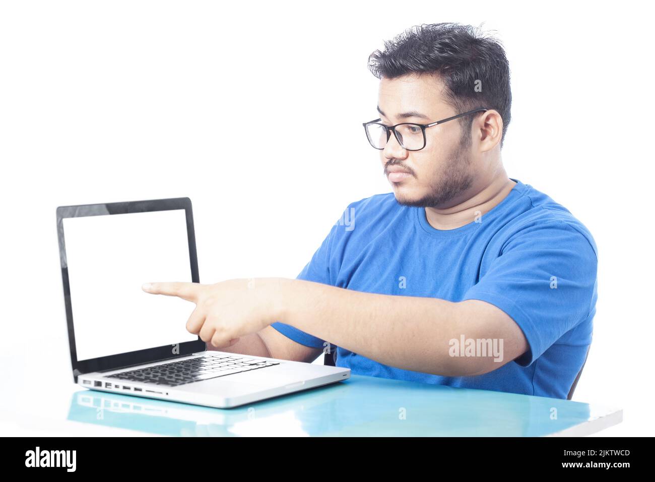 Finger pointing laptop screen hi-res stock photography and images - Alamy