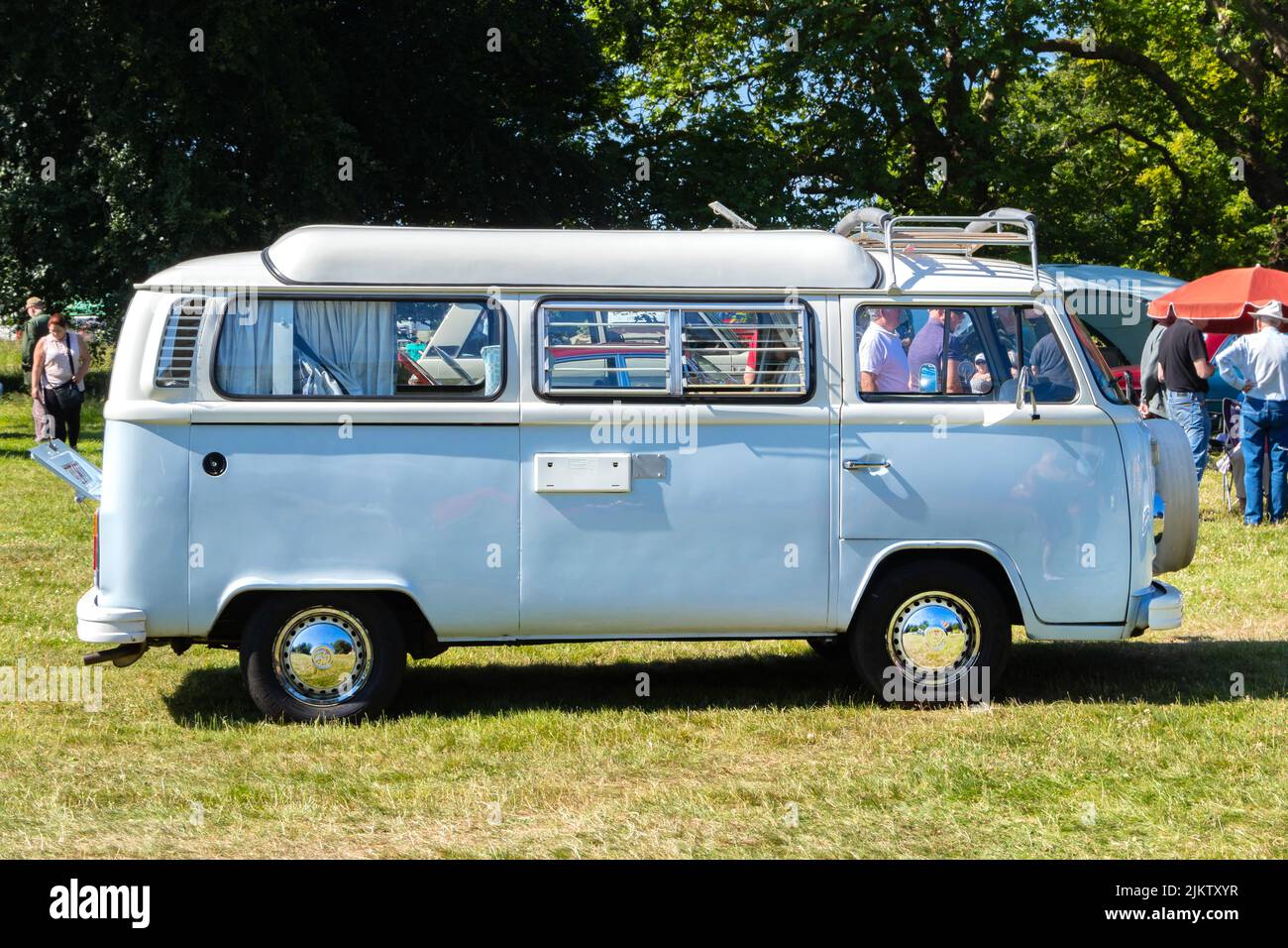 light blue two-tone pop top 1970s vintage Volkswagen Type 2 VW ...
