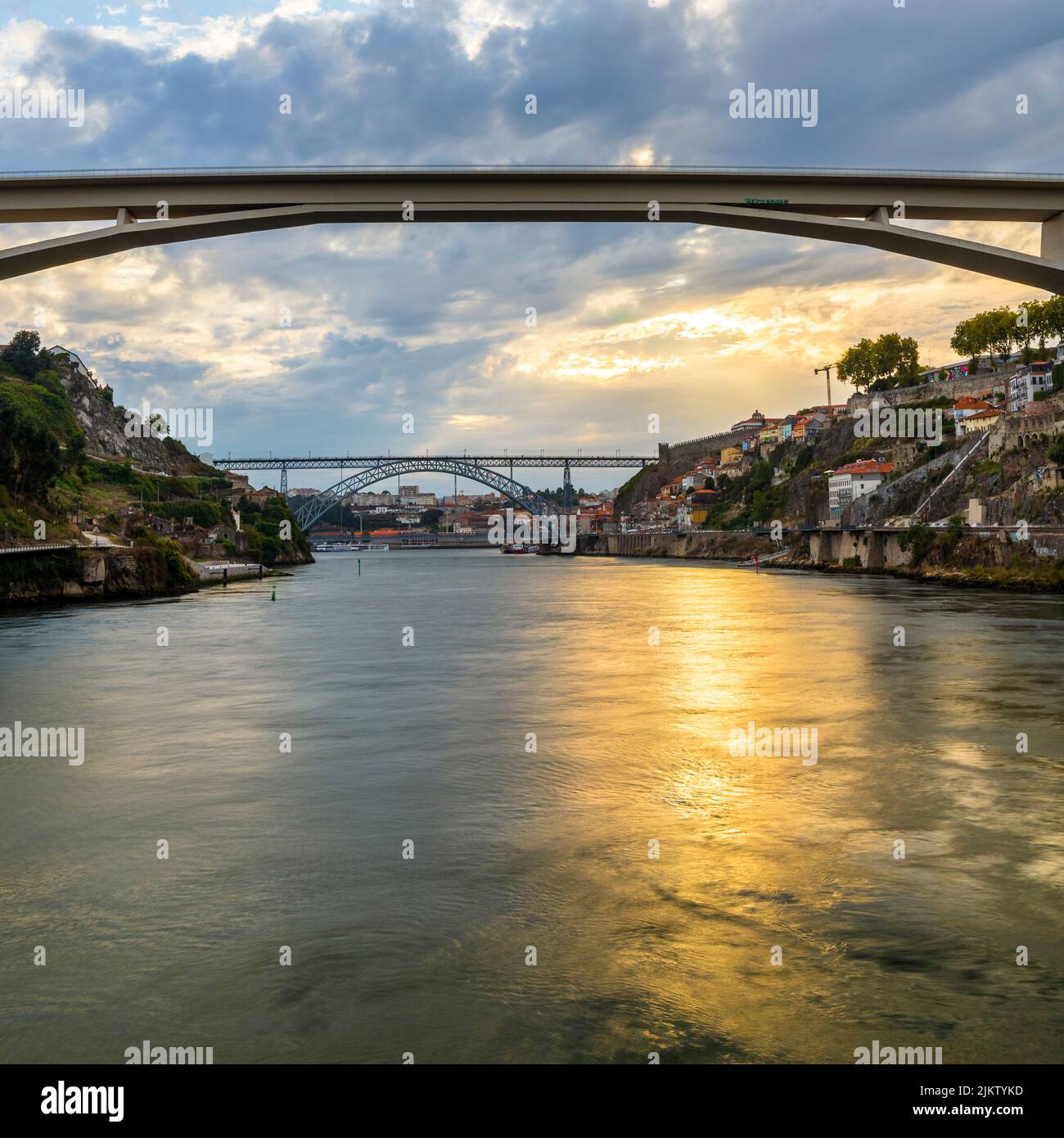 Porto bridges hi-res stock photography and images - Alamy