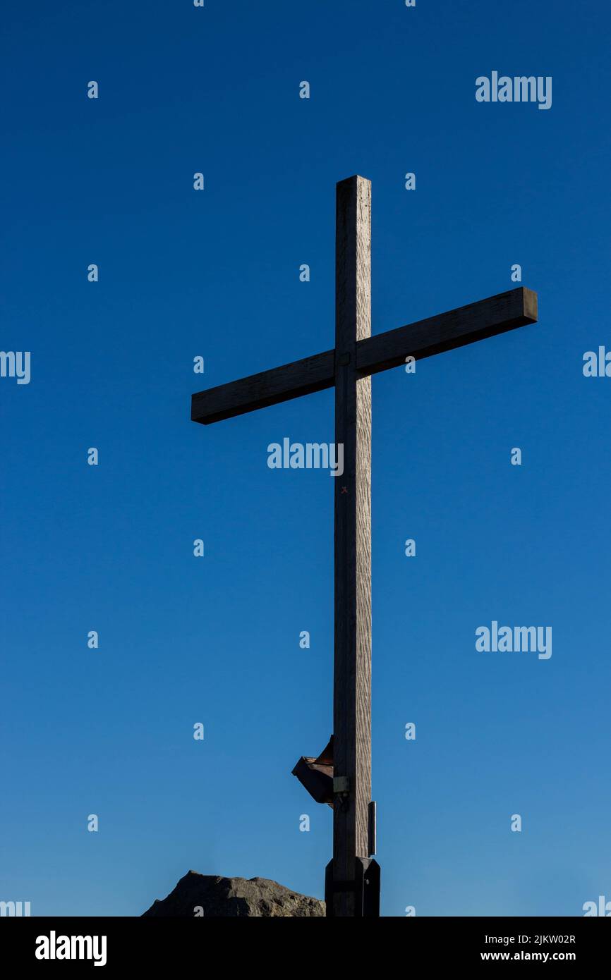 Vertical shot steel cross hi-res stock photography and images - Alamy