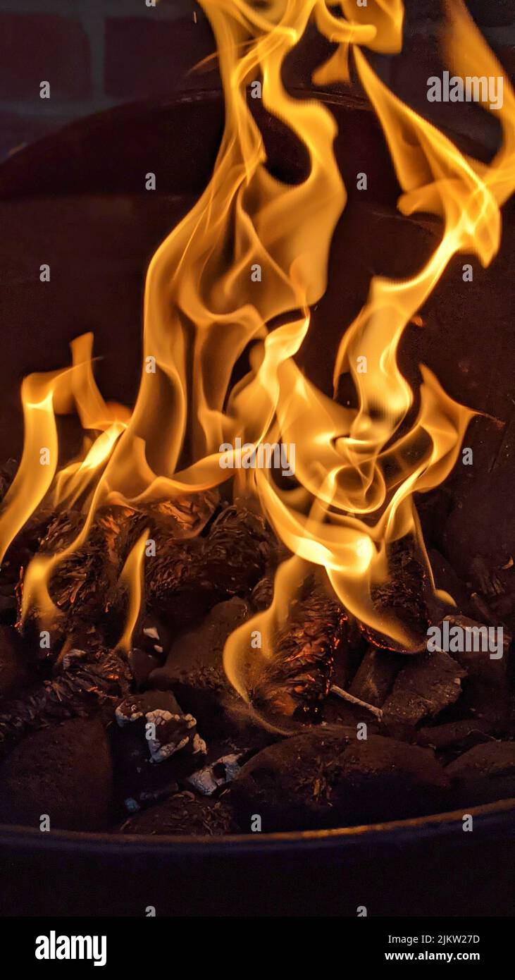 Bbq fire hi-res stock photography and images - Alamy