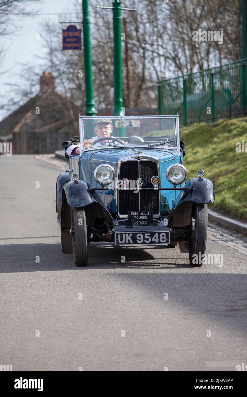 Car vertical hi-res stock photography and images - Alamy
