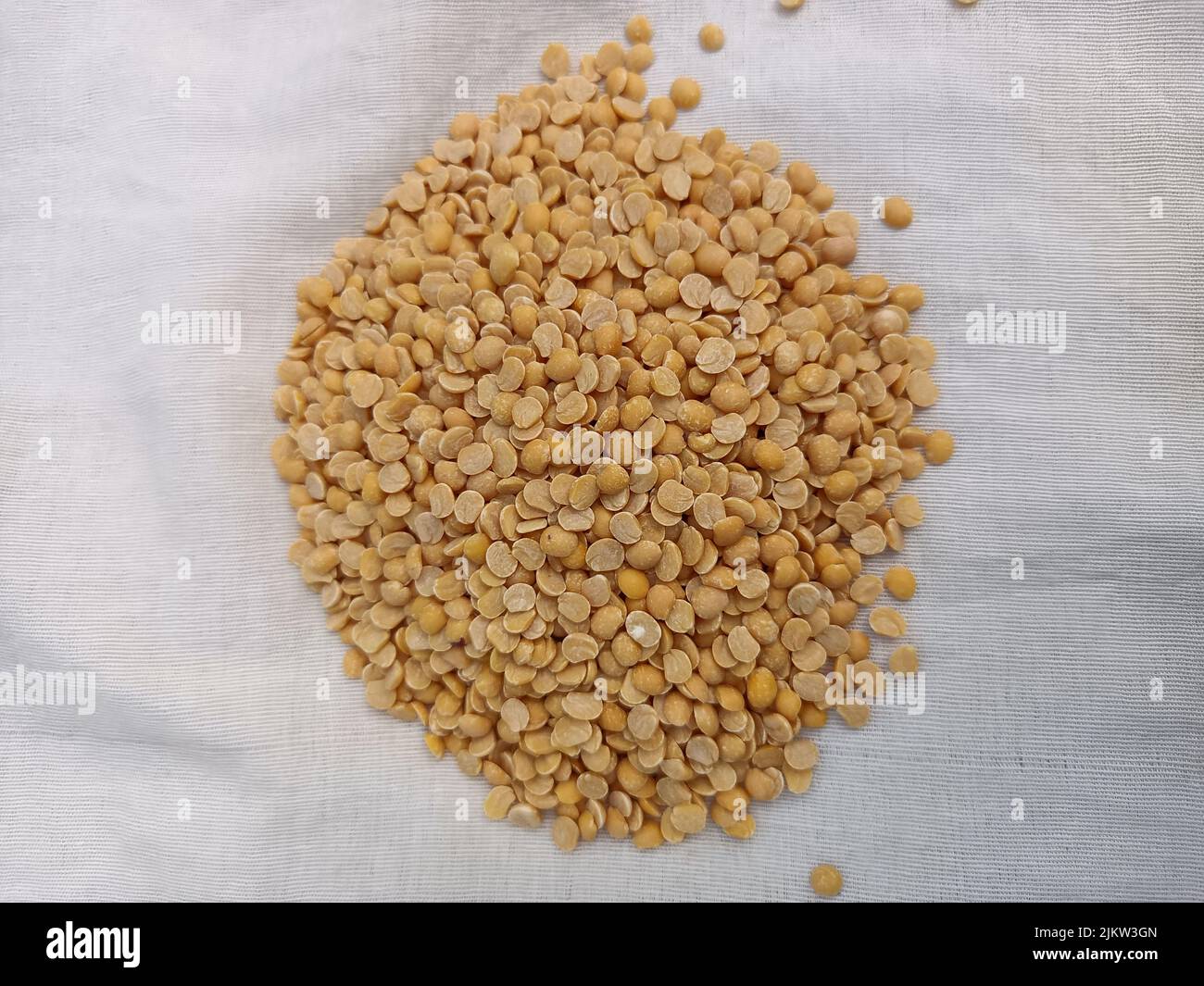 Yellow moong dal hi-res stock photography and images - Alamy