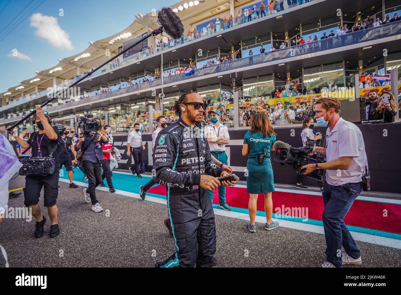 The famous Lewis Hamilton at Formula 1 Grand Prix, Abu Dhabi Final 2021 ...