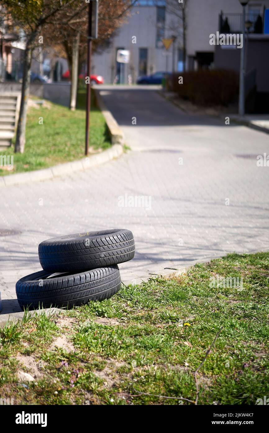 Car driving on two wheels hi-res stock photography and images - Alamy