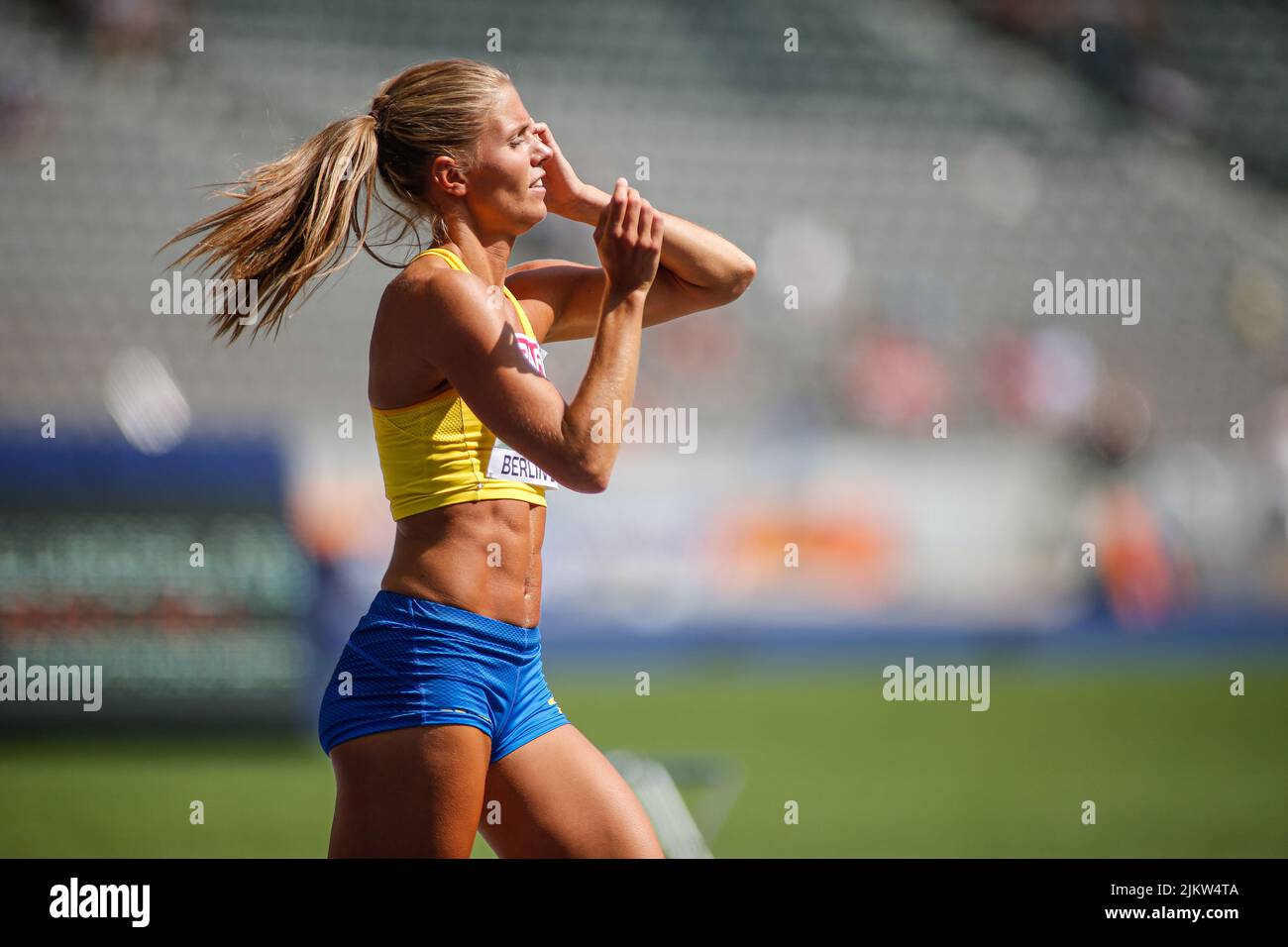 Lisa linnell hi-res stock photography and images - Alamy