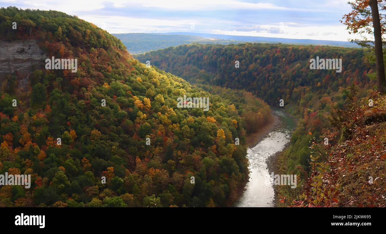 Fall season view of the Genesee River in Letchworth State Park Stock ...