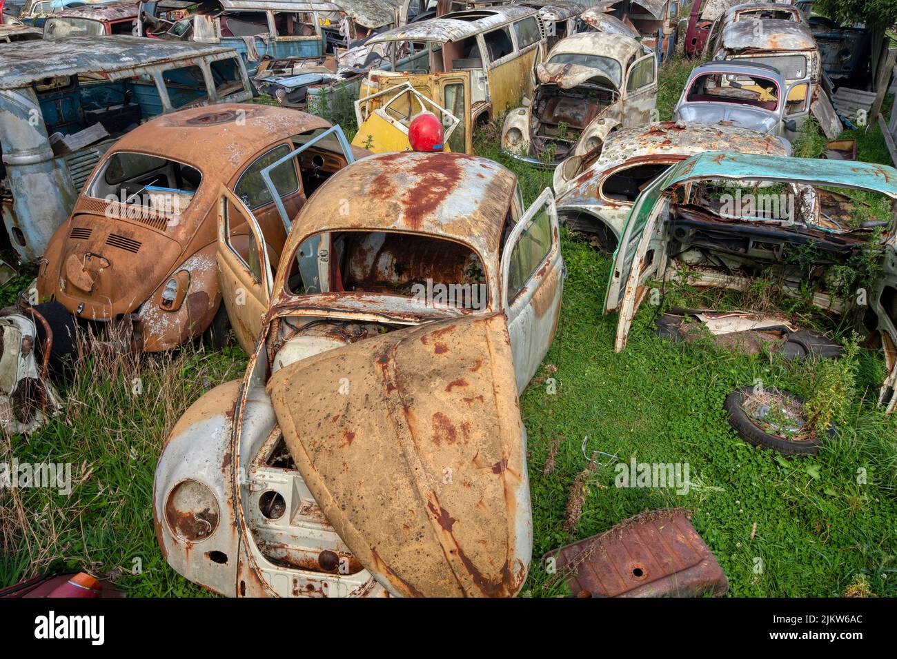 Rusty old volkswagen hi-res stock photography and images - Alamy