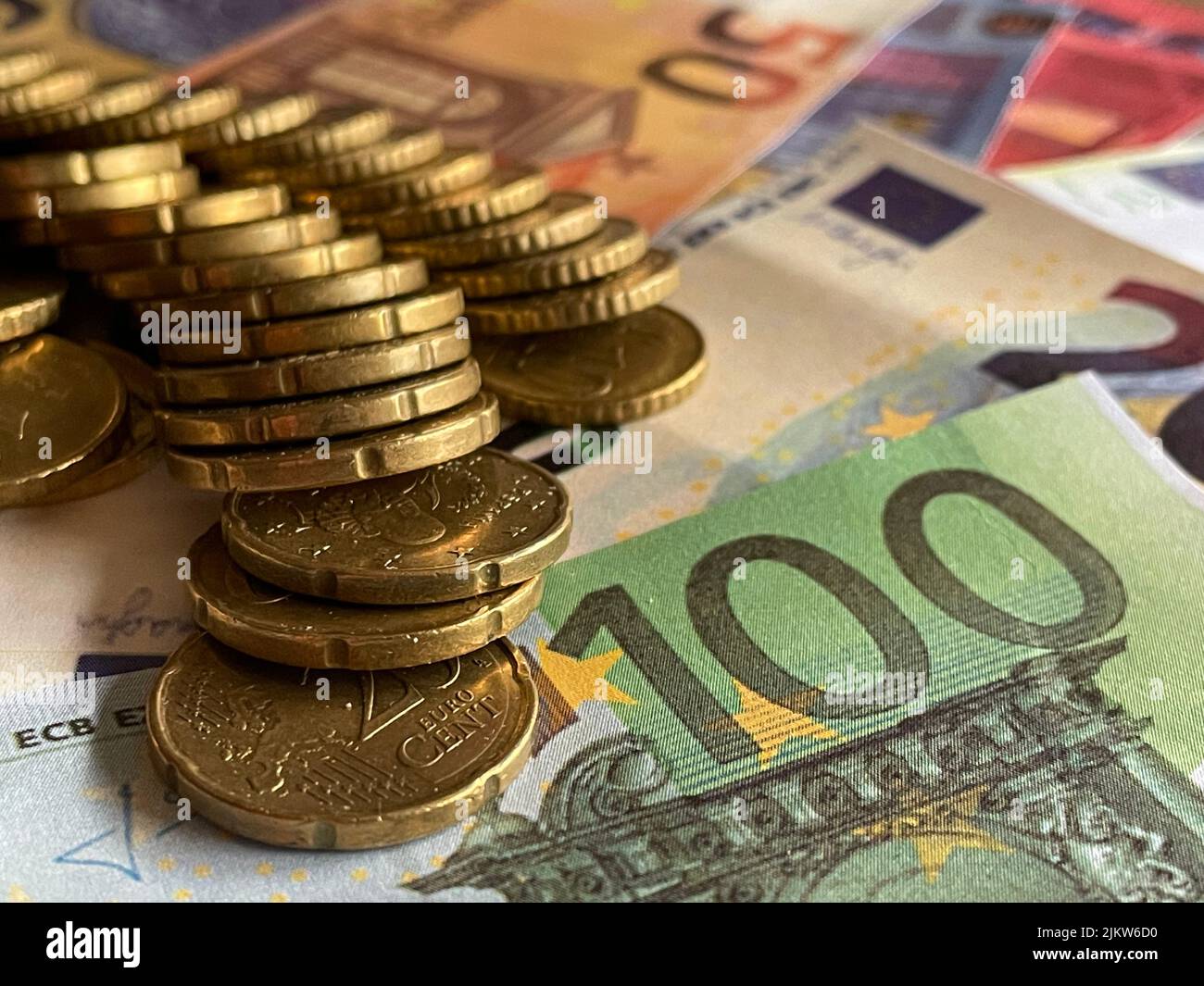 Money spread on table hi-res stock photography and images - Alamy
