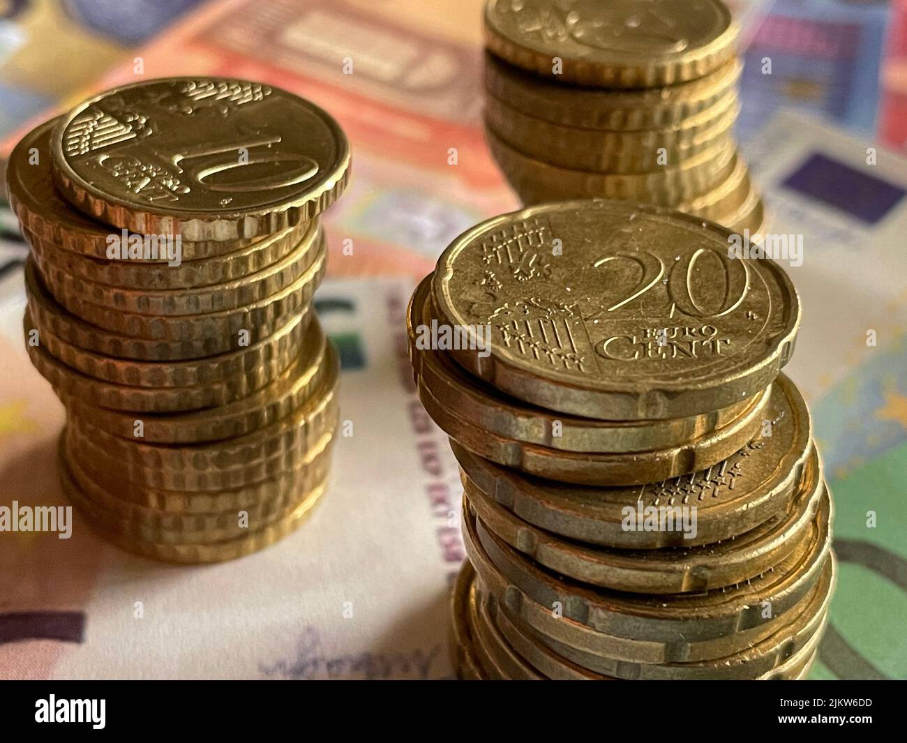 Money spread on table hi-res stock photography and images - Alamy